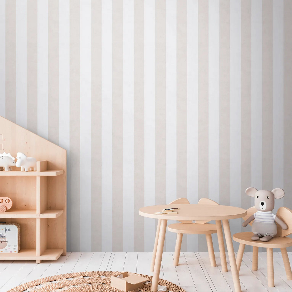 Lilly & Luis - Hug Wallpaper | eurowalls – eurowalls™